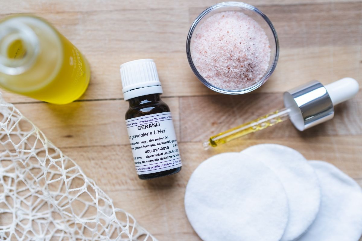 Prirodna pomoć kod prekomjernog znojenja | AROMARA